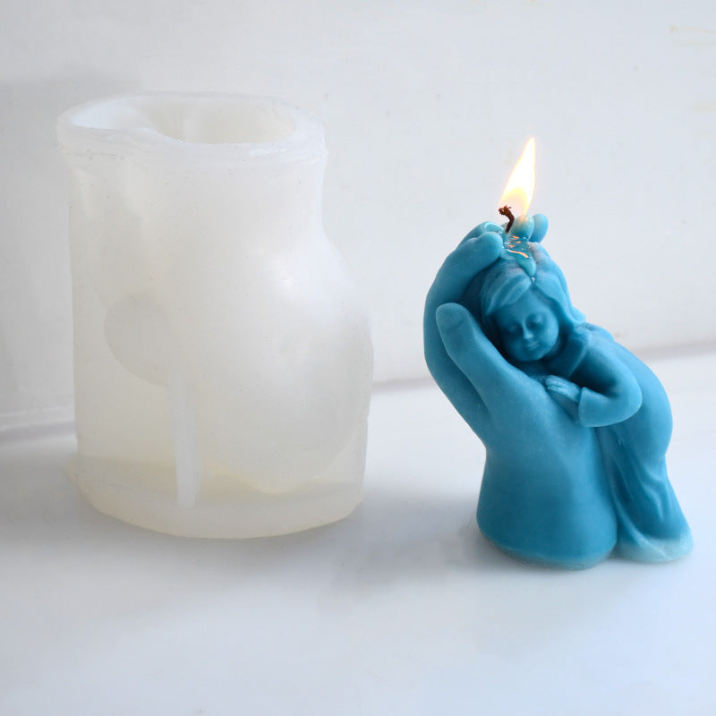 Baby in hand mold – Liquid Fantasy